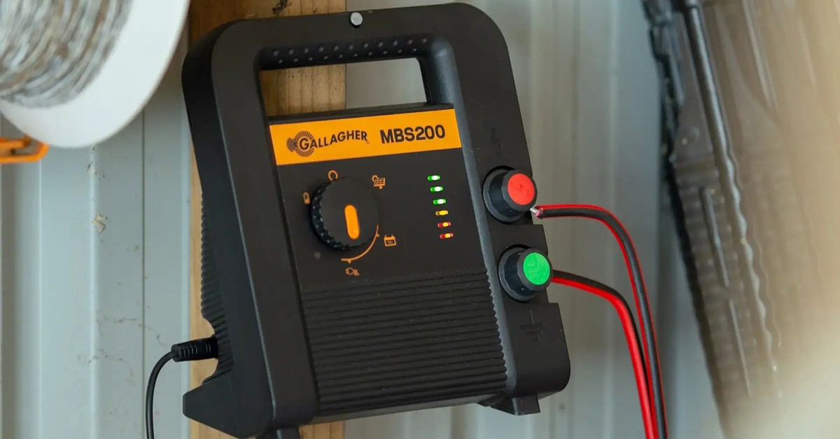 Multipower gjerdeapparat til elgjerde | 12V og 230V i én løsning